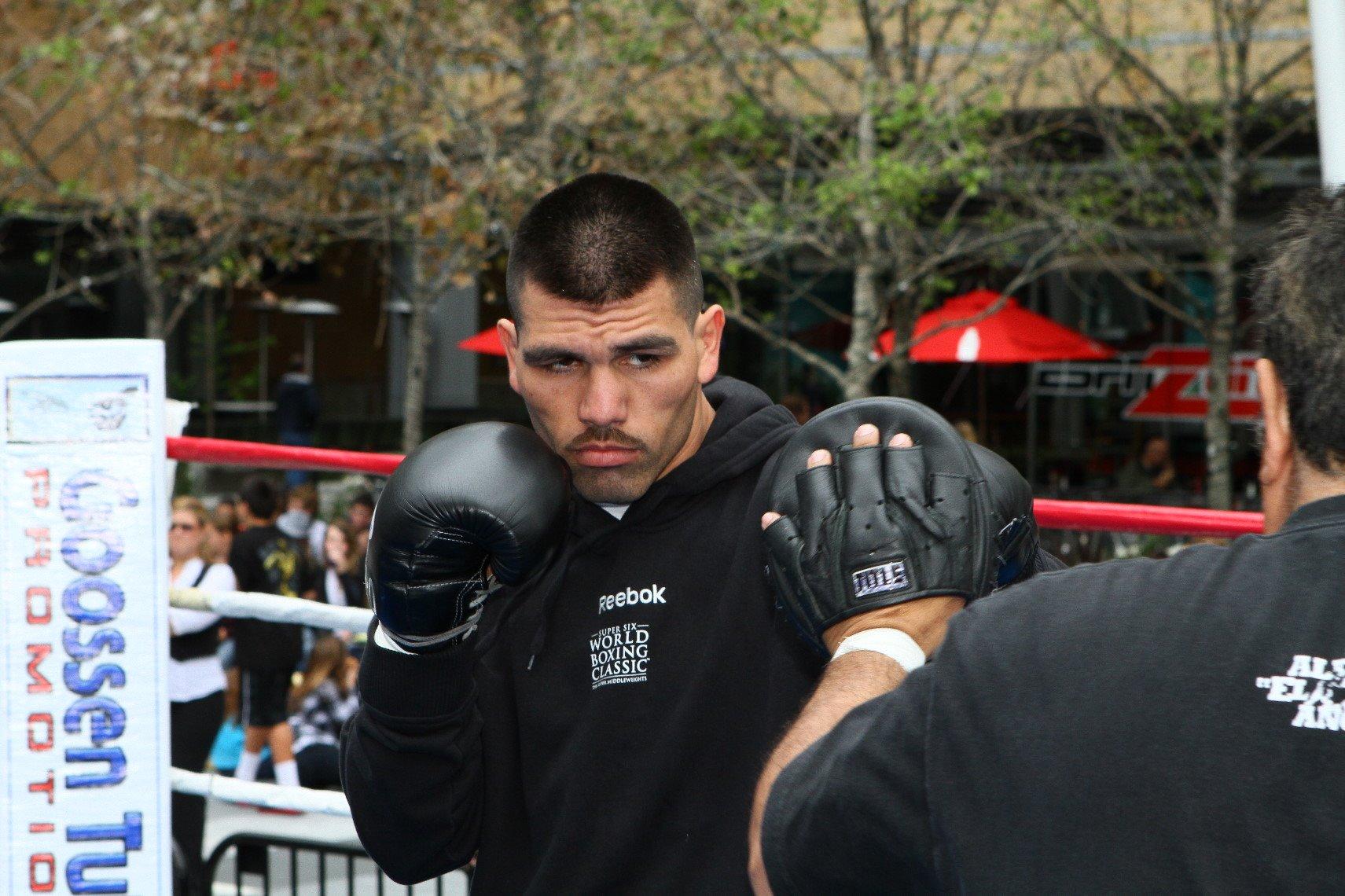 PHOTOS AND QUOTES FROM “RING OF FIRE” OPEN WORKOUT | MyBoxingFans ...